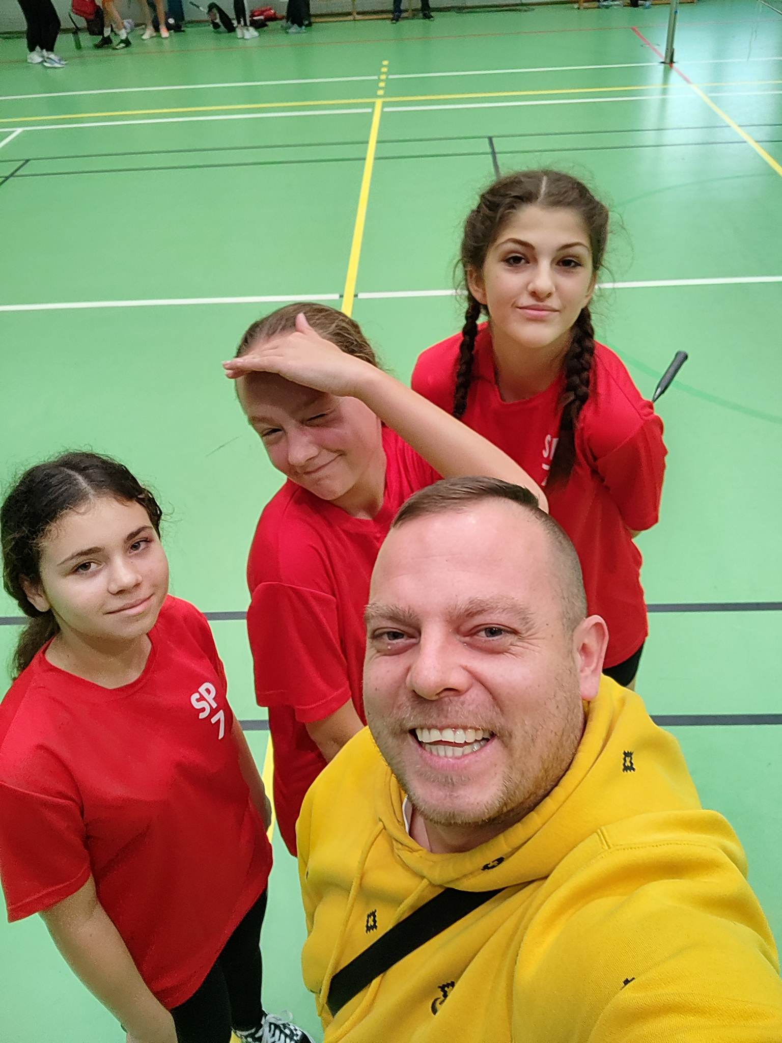 Dziewczyny z "7" na piątkę! - Szkoła Podstawowa nr 7 im. Kornela Makuszyńskiego w Skierniewicach